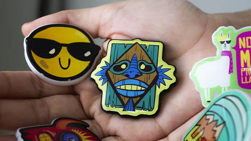CREATIFY - Pines personalizados